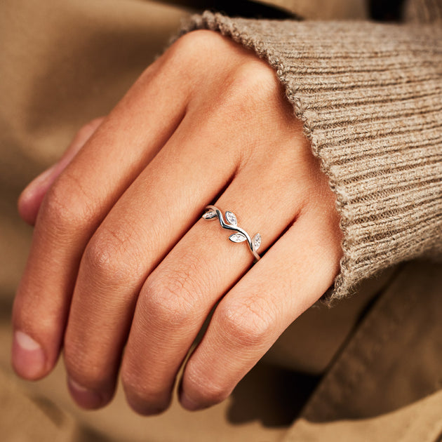 A Branch Of Family Tree Leaf Pinky Ring